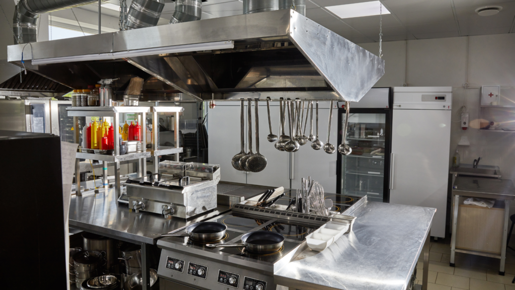 Common Challenges in Commercial Kitchens and How to Overcome Them - Lip ...